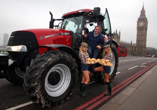 Pig farmers thank shoppers with free bacon sarnies! | News | Meat ...